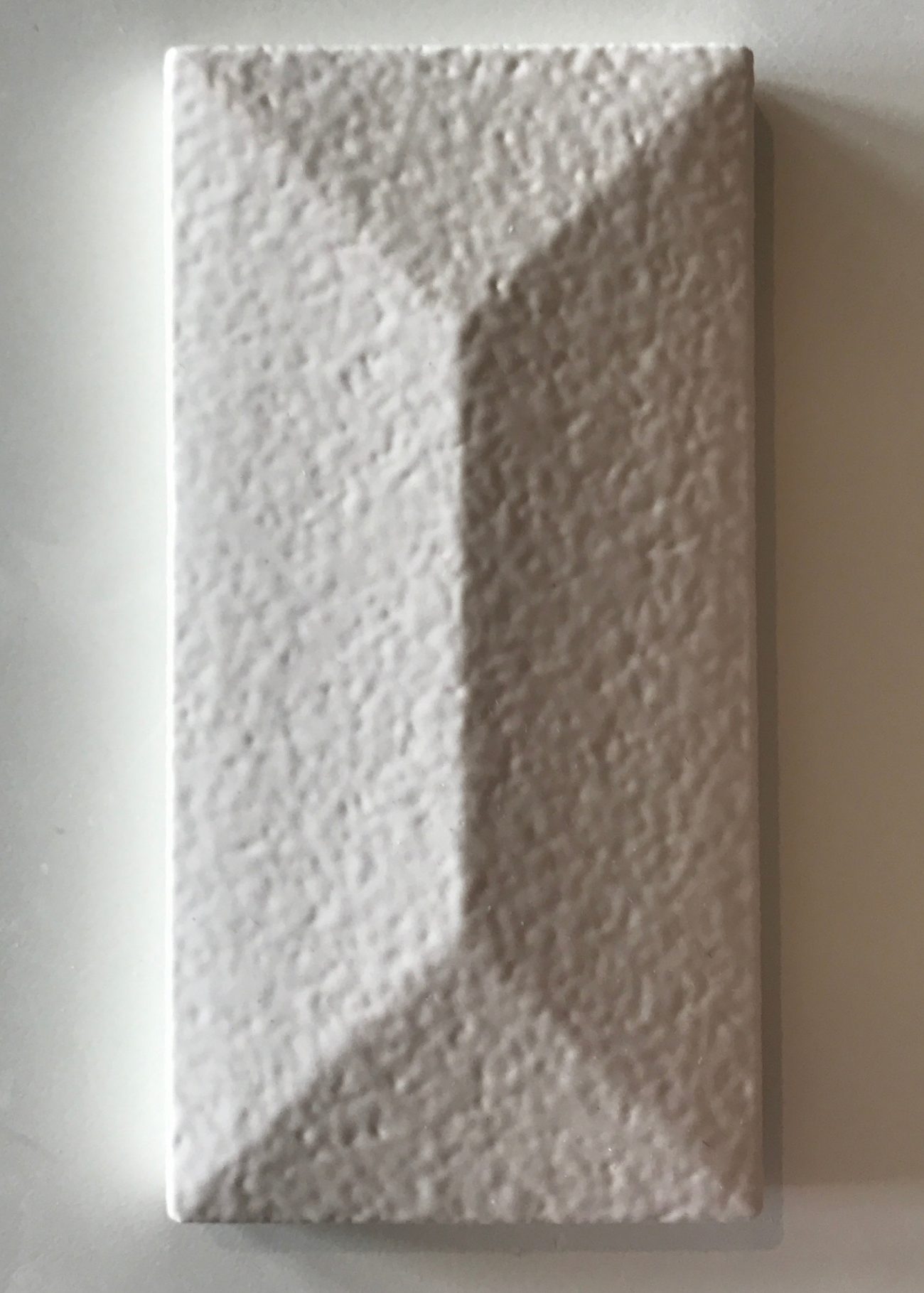 Polygonal 3d Tile | Materials Assemble